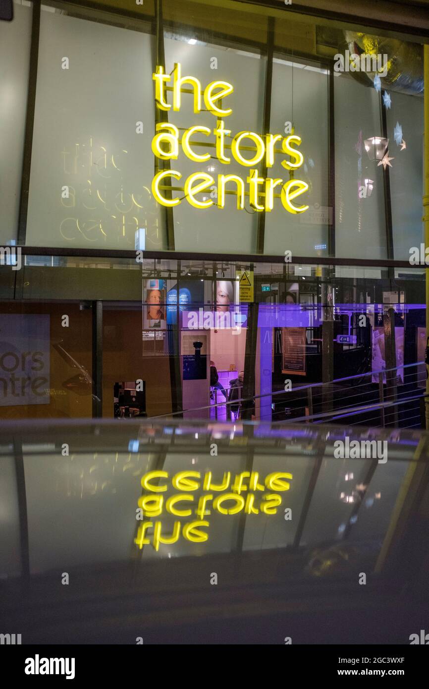 Actors hi-res stock photography and images - Alamy