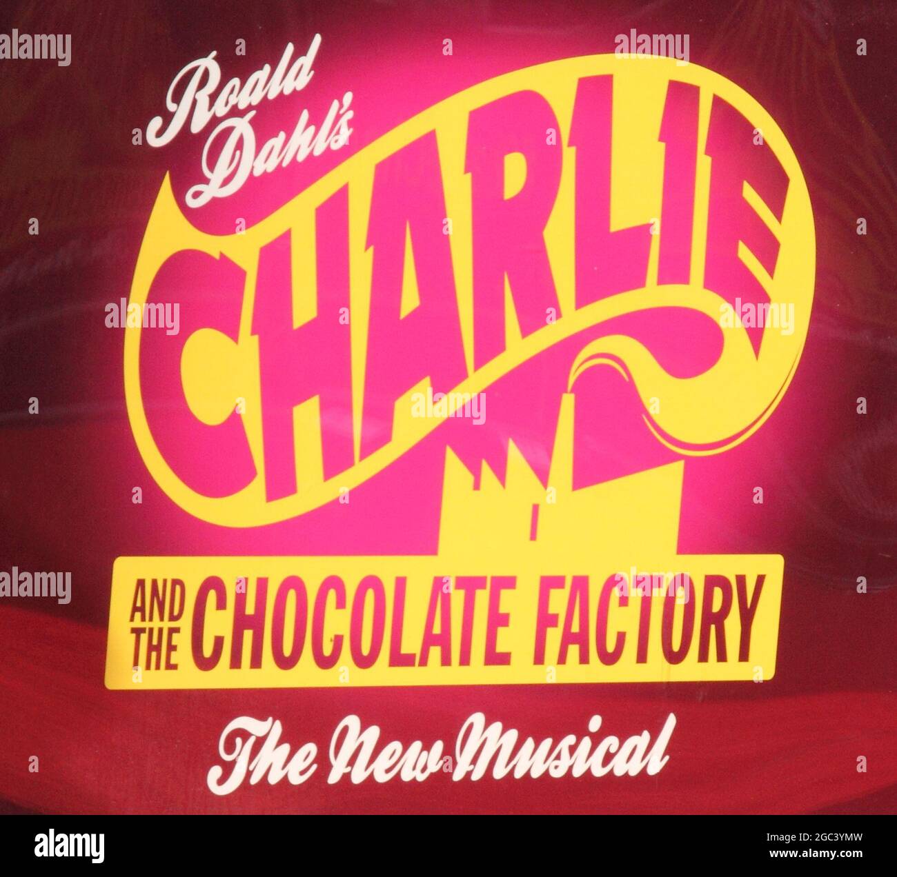 Charlie chocolate factory drury lane hi-res stock photography and ...