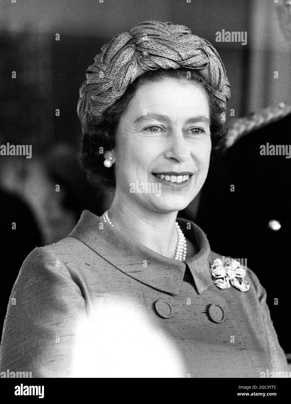 Queen elizabeth 1968 hi-res stock photography and images - Alamy