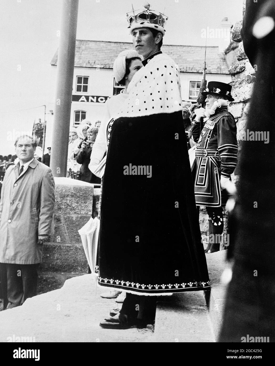 Royal robe ermine hi-res stock photography and images - Alamy