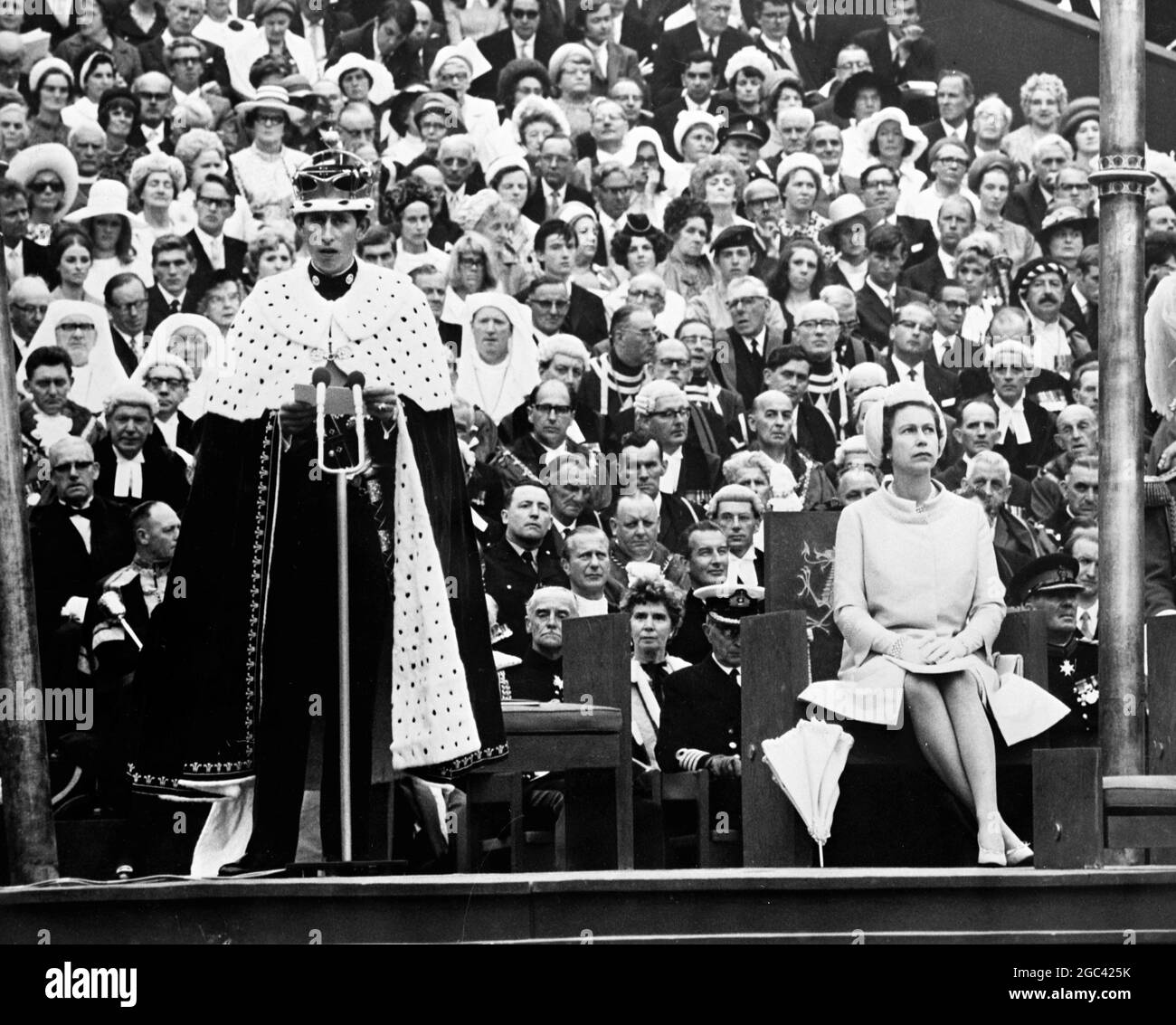 Royal robe ermine hi-res stock photography and images - Alamy