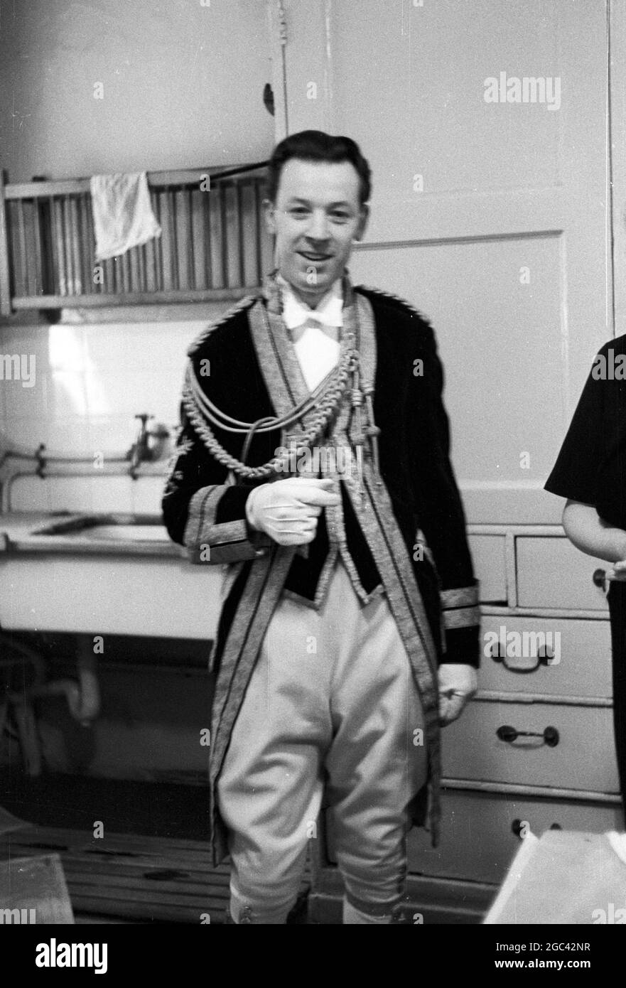 Queen commonwealth tour 1954 hi-res stock photography and images - Alamy