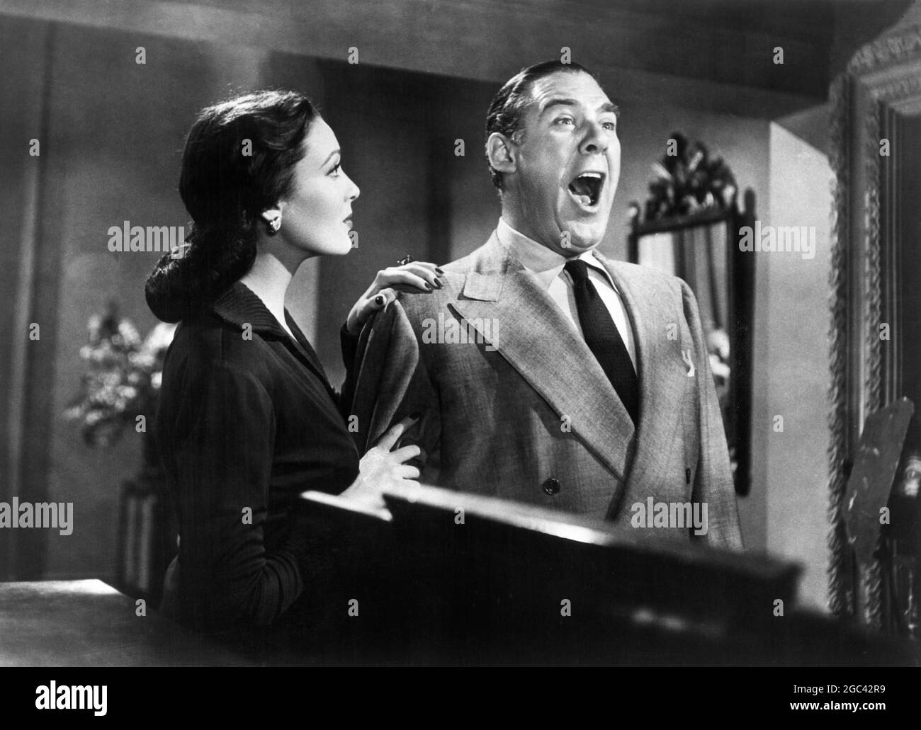 Linda Darnell, Paul Douglas, on-set of the Film, "Everybody Does It", 20th Century-Fox, 1949 ...