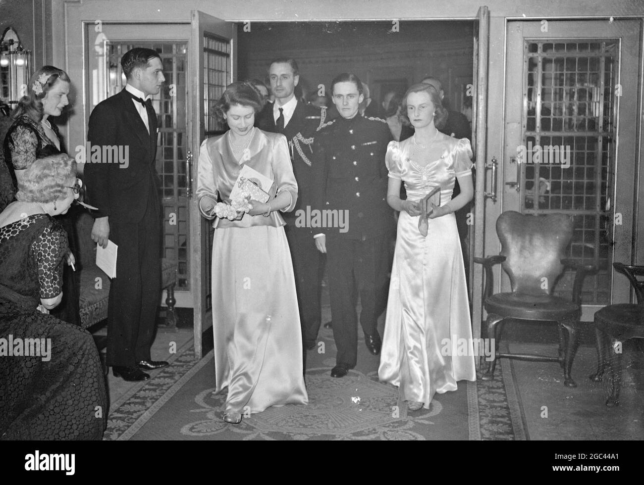 PRINCESS ELIZABETH DANCES IN PUBLIC - FIRST PICTURE Princess Elizabeth ...