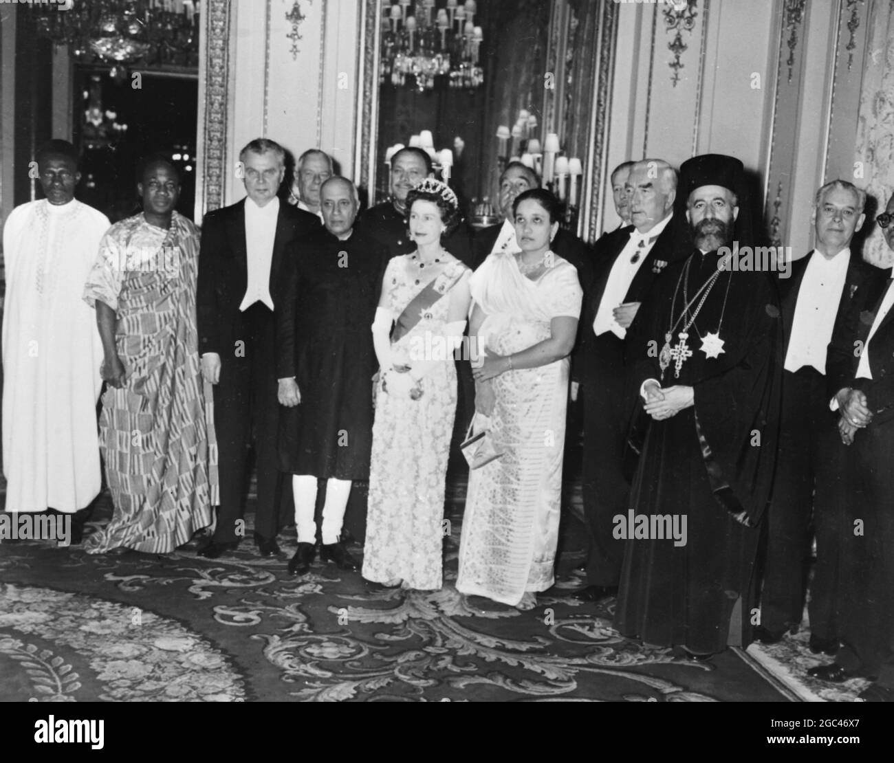 Queen elizabeth ii london 1961 Black and White Stock Photos & Images ...