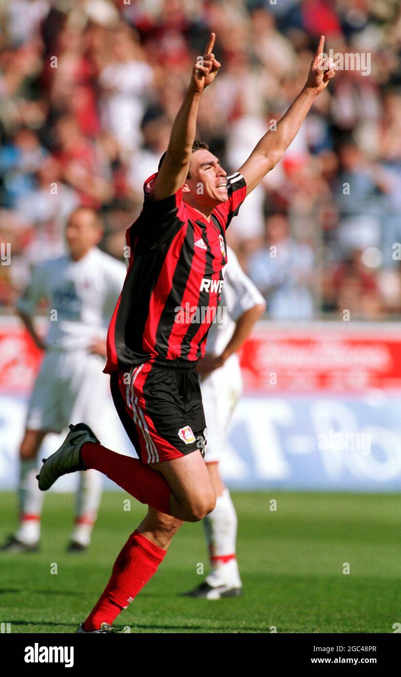 Season 2001 hi-res stock photography and images - Alamy