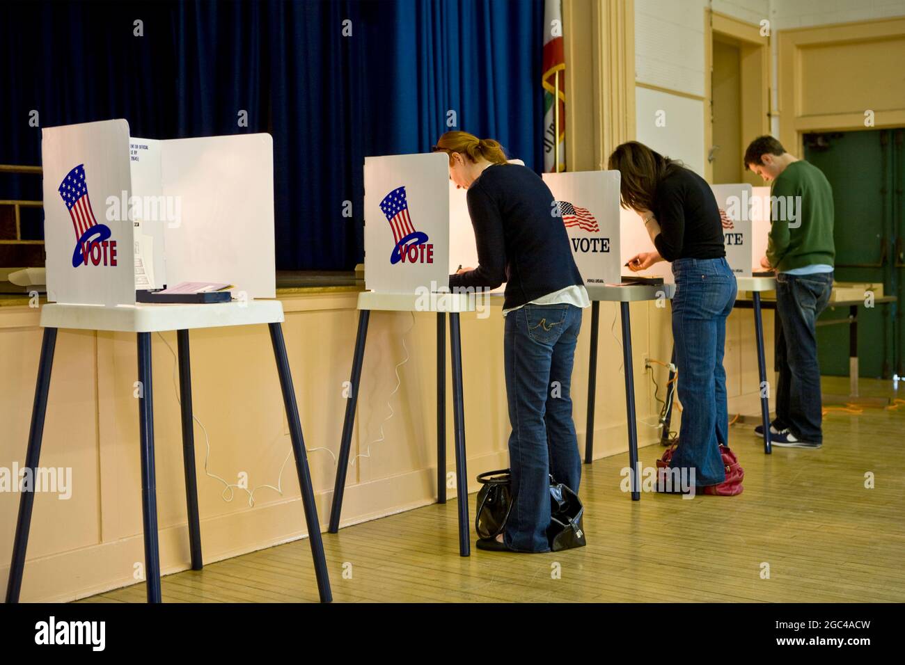 Voting booth united states hi-res stock photography and images - Alamy