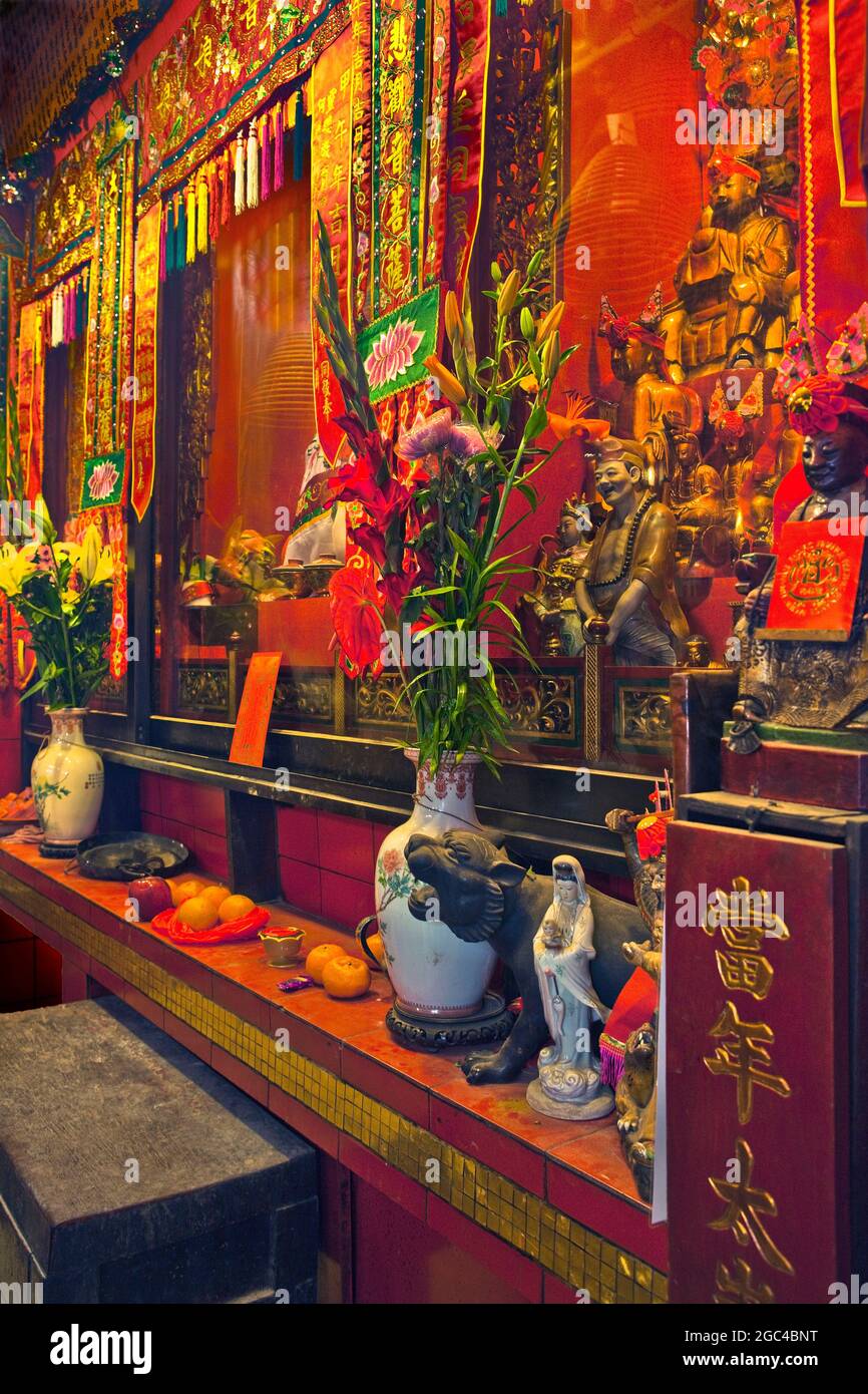 Fruit and flowers offering on altar at temple in Hong Kong, China Stock ...