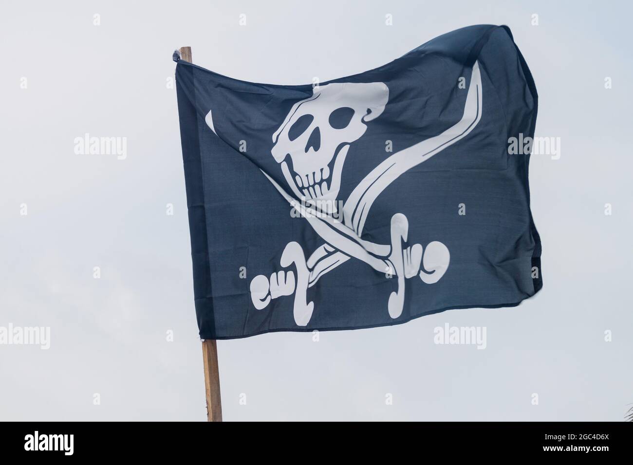 Pirate ship flag waving hi-res stock photography and images - Alamy