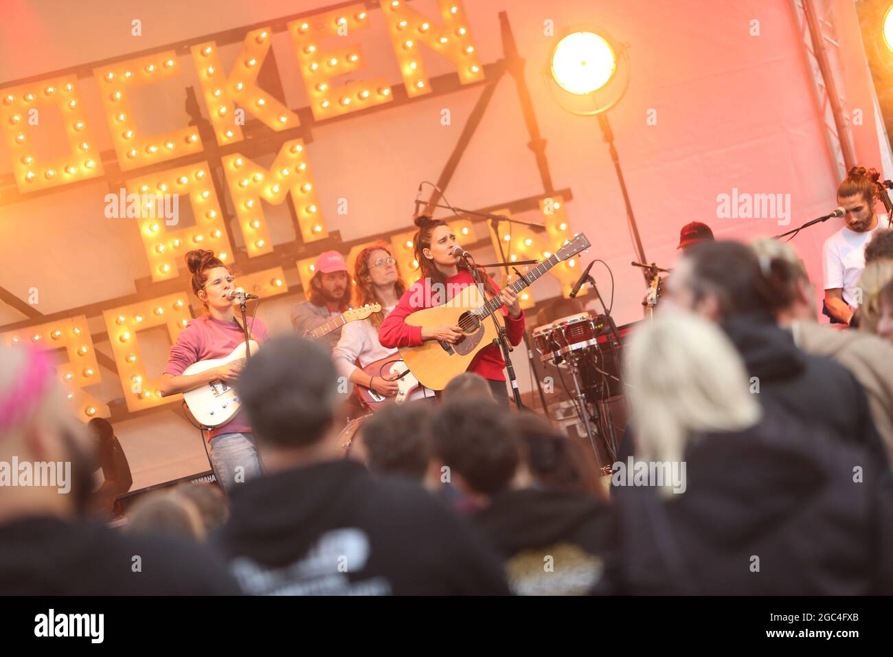 Elend, Germany. 06th Aug, 2021. The band Black Sea Dahu sings on stage ...