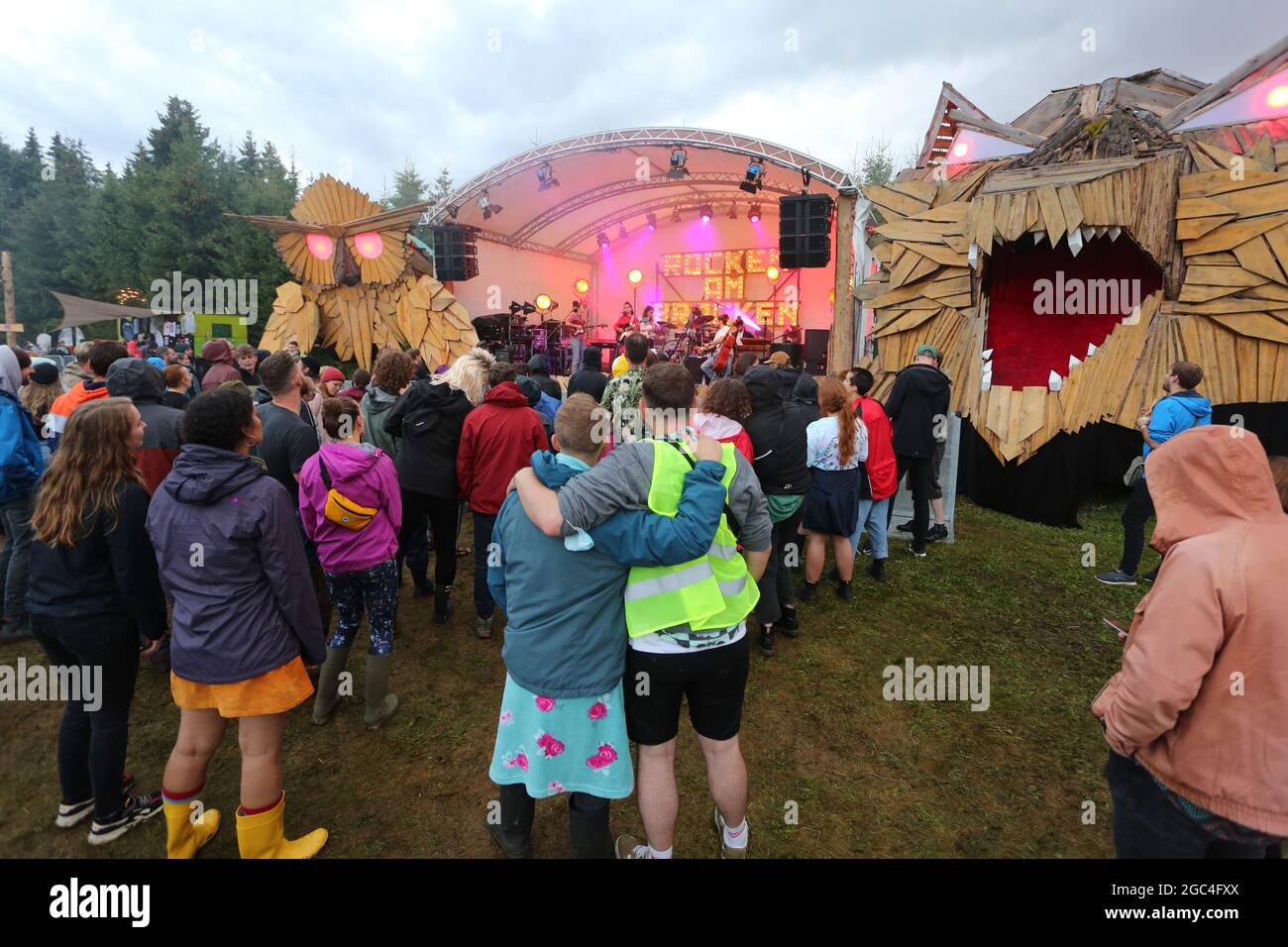 Elend, Germany. 06th Aug, 2021. The band Black Sea Dahu sings on stage ...