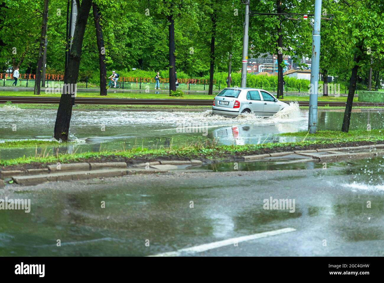 Heavy rain and thunderstorm leaves some streets underwater in city ...