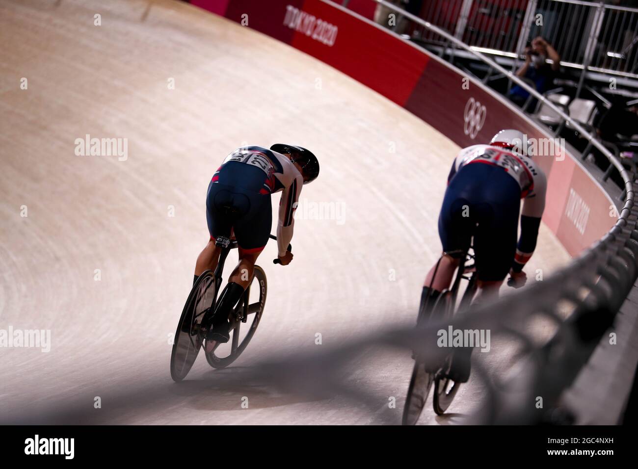Shizuoka, Japan. 6th Aug, 2021. Denis Dmitriev (ROC), Jack Carlin (GBR ...