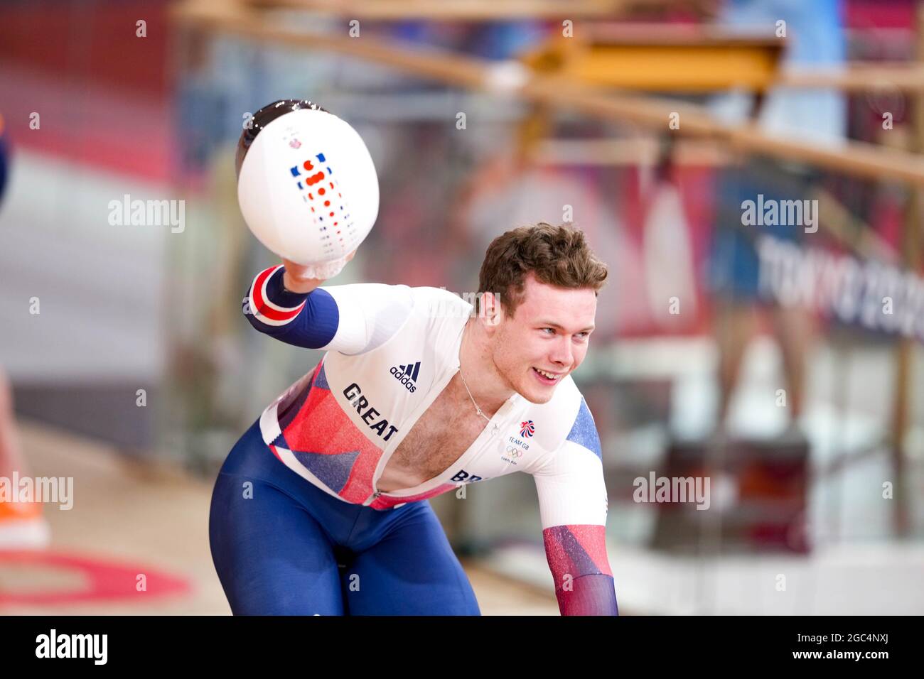 Shizuoka, Japan. 6th Aug, 2021. Jack Carlin (GBR) celebrates winning ...