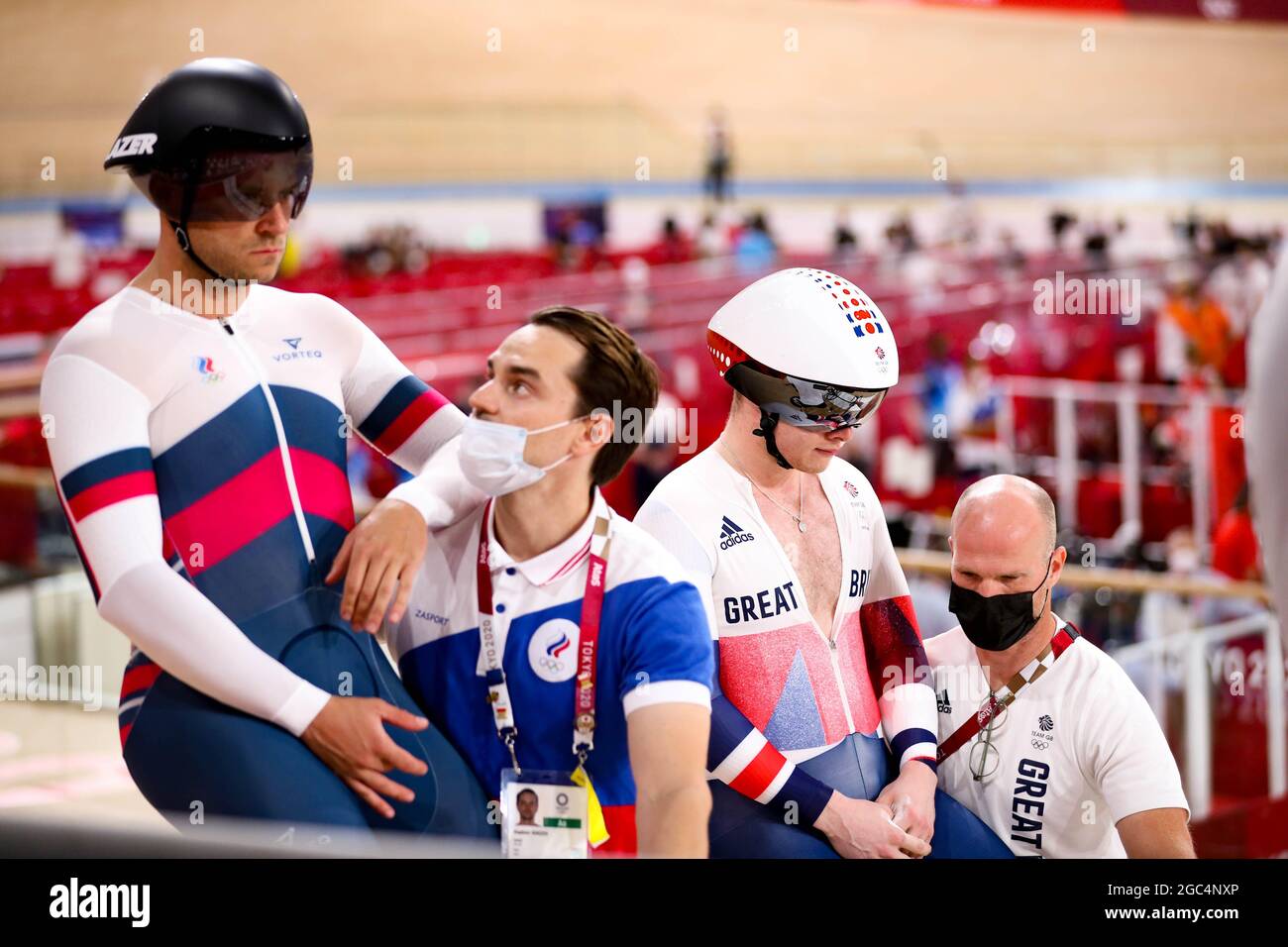 Shizuoka, Japan. 6th Aug, 2021. Denis Dmitriev (ROC), Jack Carlin (GBR ...
