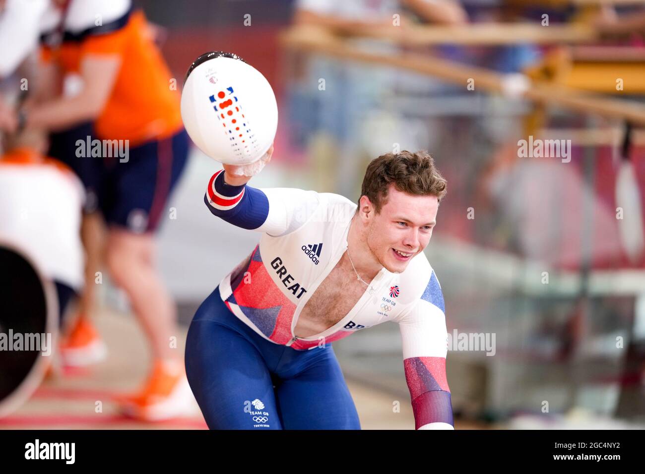 Shizuoka, Japan. 6th Aug, 2021. Jack Carlin (GBR) celebrates winning ...