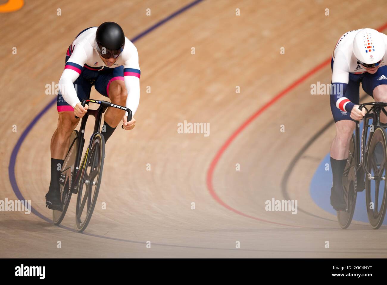 Shizuoka, Japan. 6th Aug, 2021. Denis Dmitriev (ROC), Jack Carlin (GBR ...