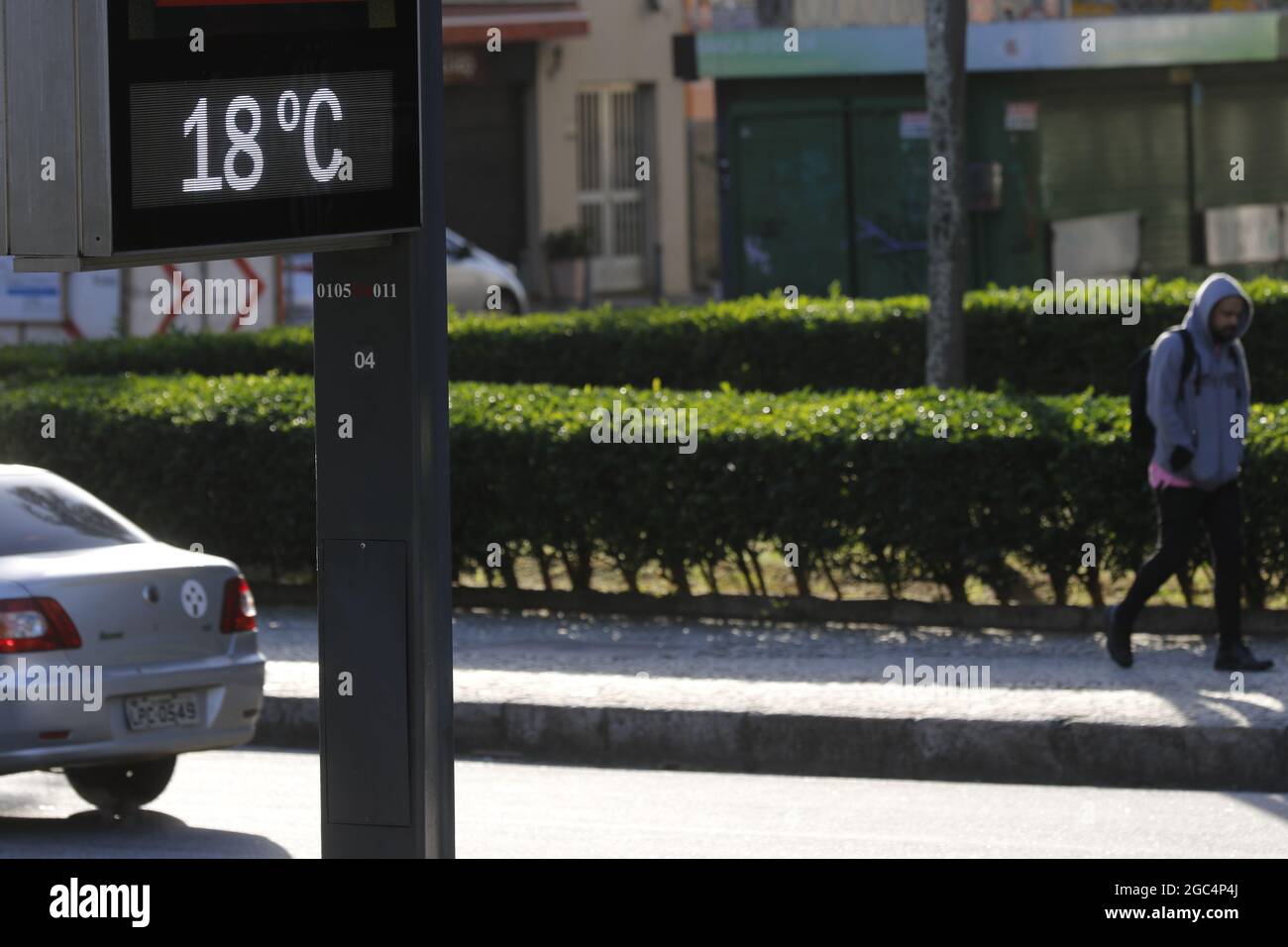 Temperature thermometer on street displays digital celsius degrees ...