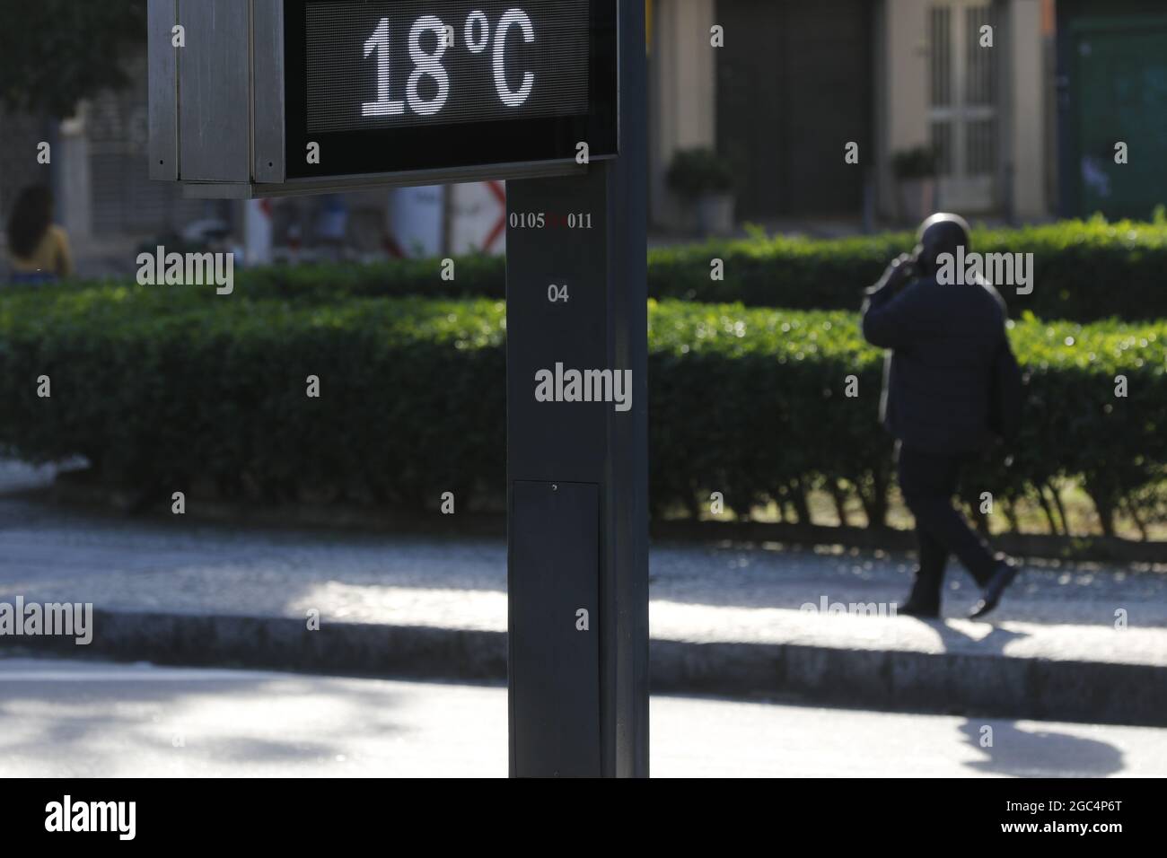 Temperature thermometer on street displays digital celsius degrees ...