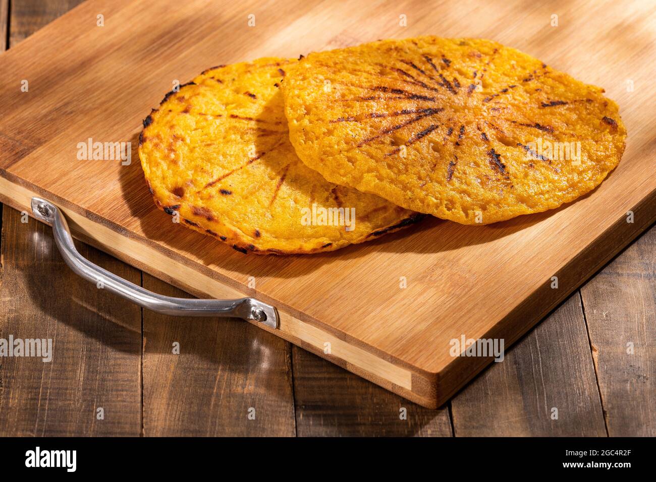 Arepa chocolo - Traditional Colombian food Stock Photo - Alamy