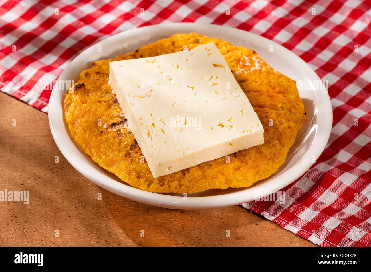 Arepa chocolo with cheese - Traditional Colombian food Stock Photo - Alamy