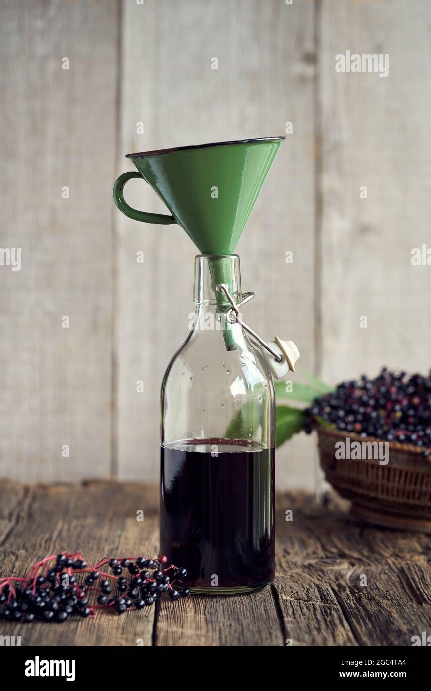 Glass funnel hi-res stock photography and images - Alamy