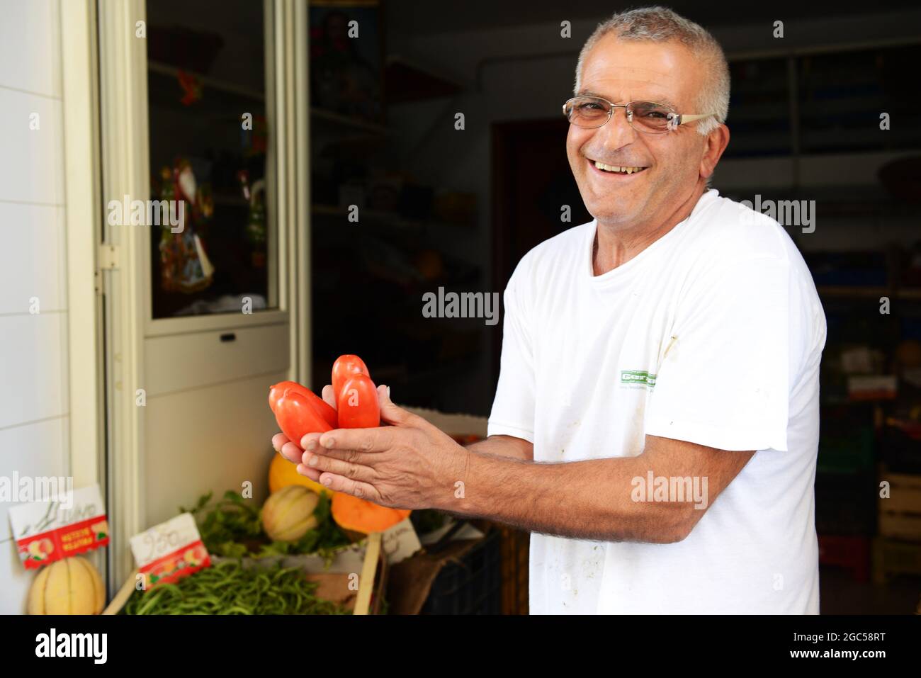 Smiling napolitano man hi-res stock photography and images - Alamy