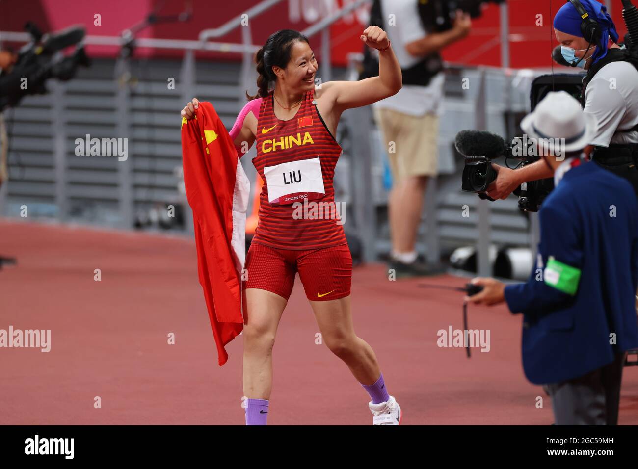 Tokyo, Japan. 6th Aug, 2021. LIU Shiying (CHN) celebrates her gold ...