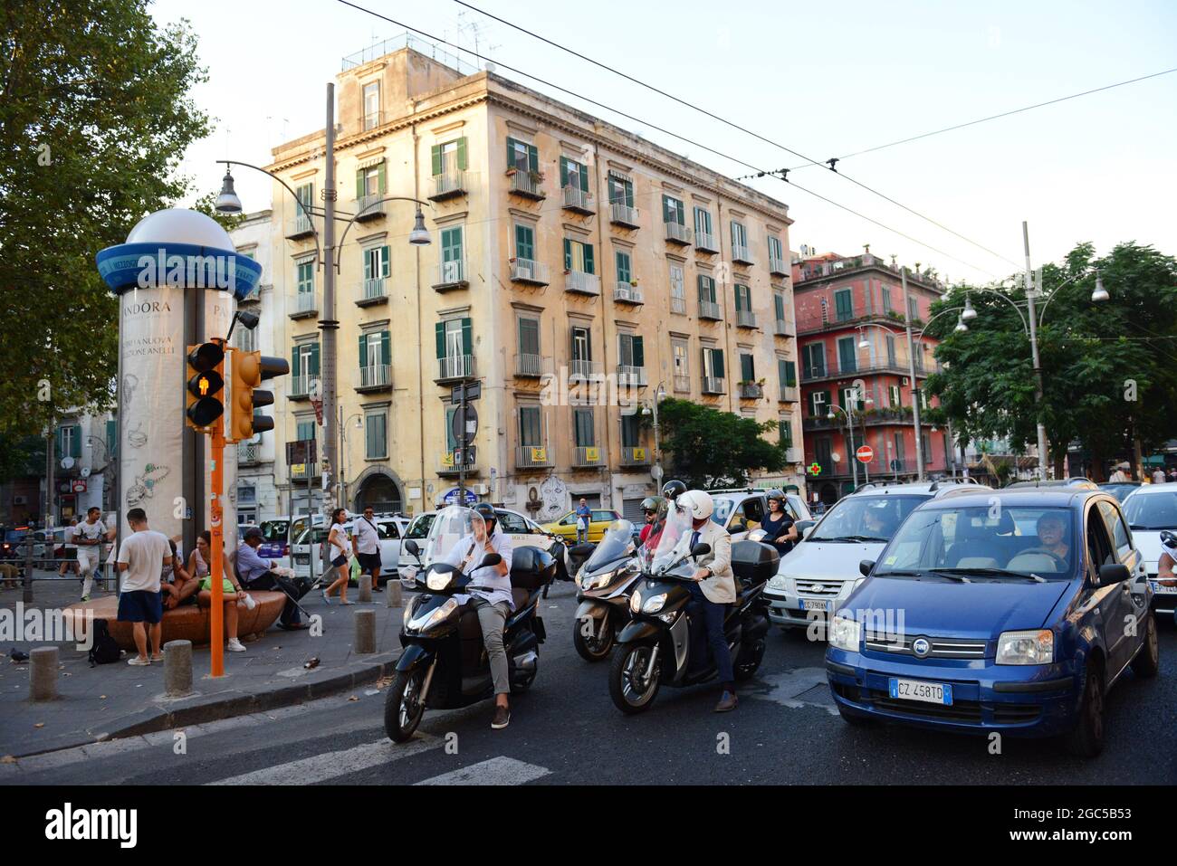 Italy traffic naples hi-res stock photography and images - Alamy