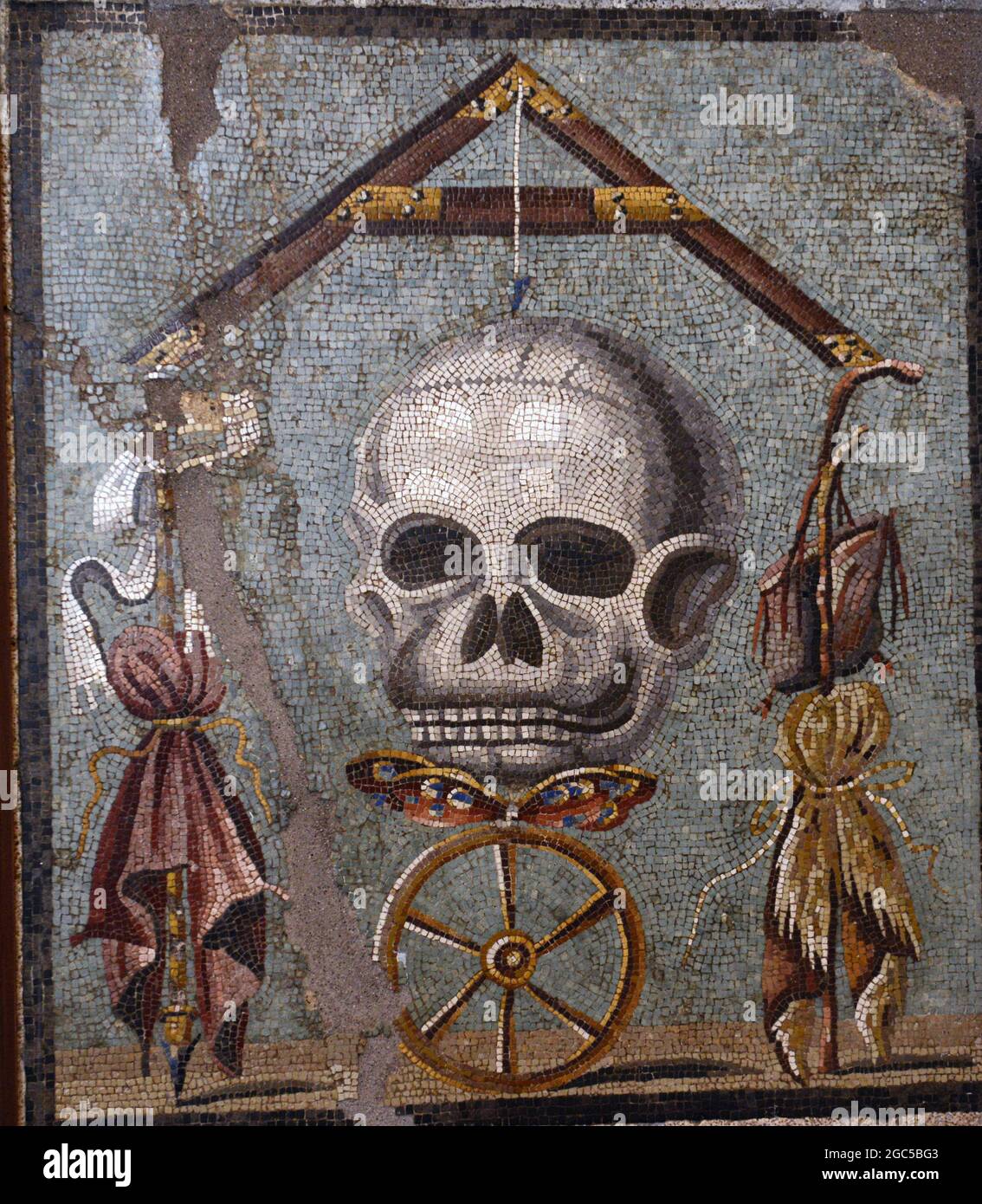 Roman skull mosaic hi-res stock photography and images - Alamy