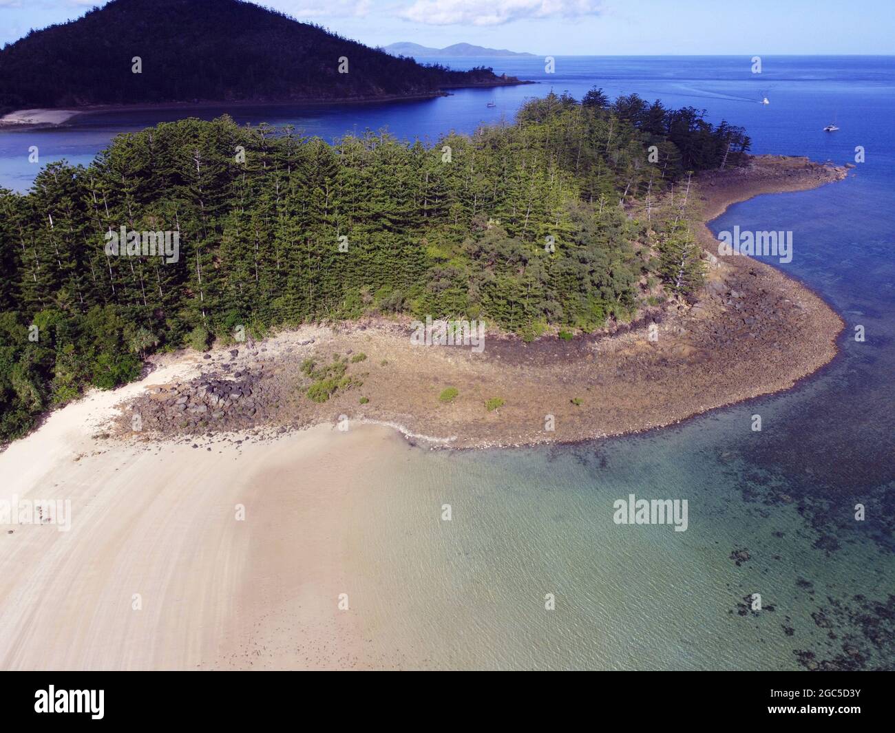 Aerial view of Oyster Bay, Brampton Island, with Keswick Island in the ...