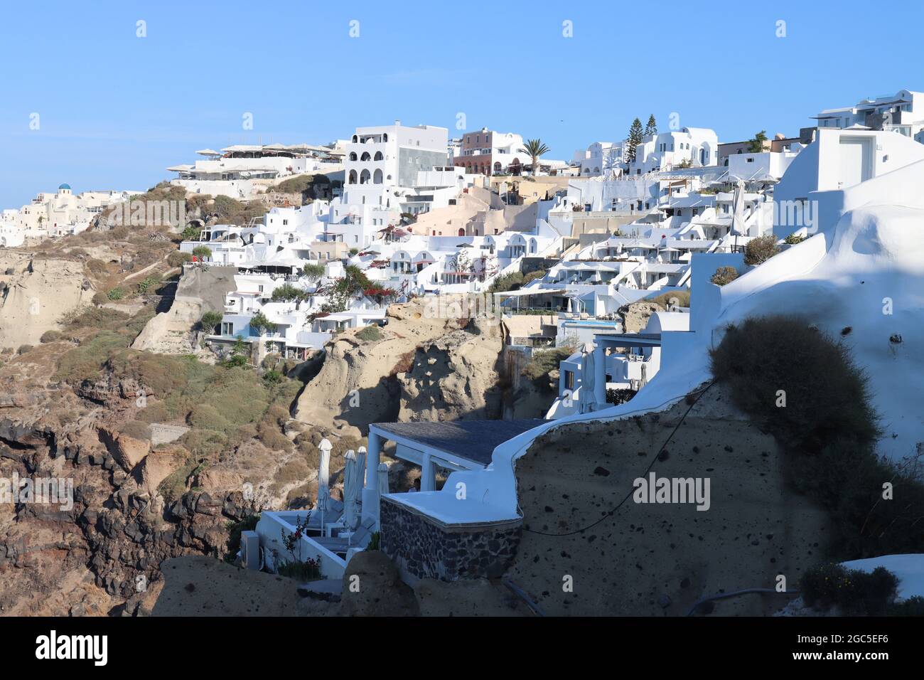 Greece white buildings hi-res stock photography and images - Alamy