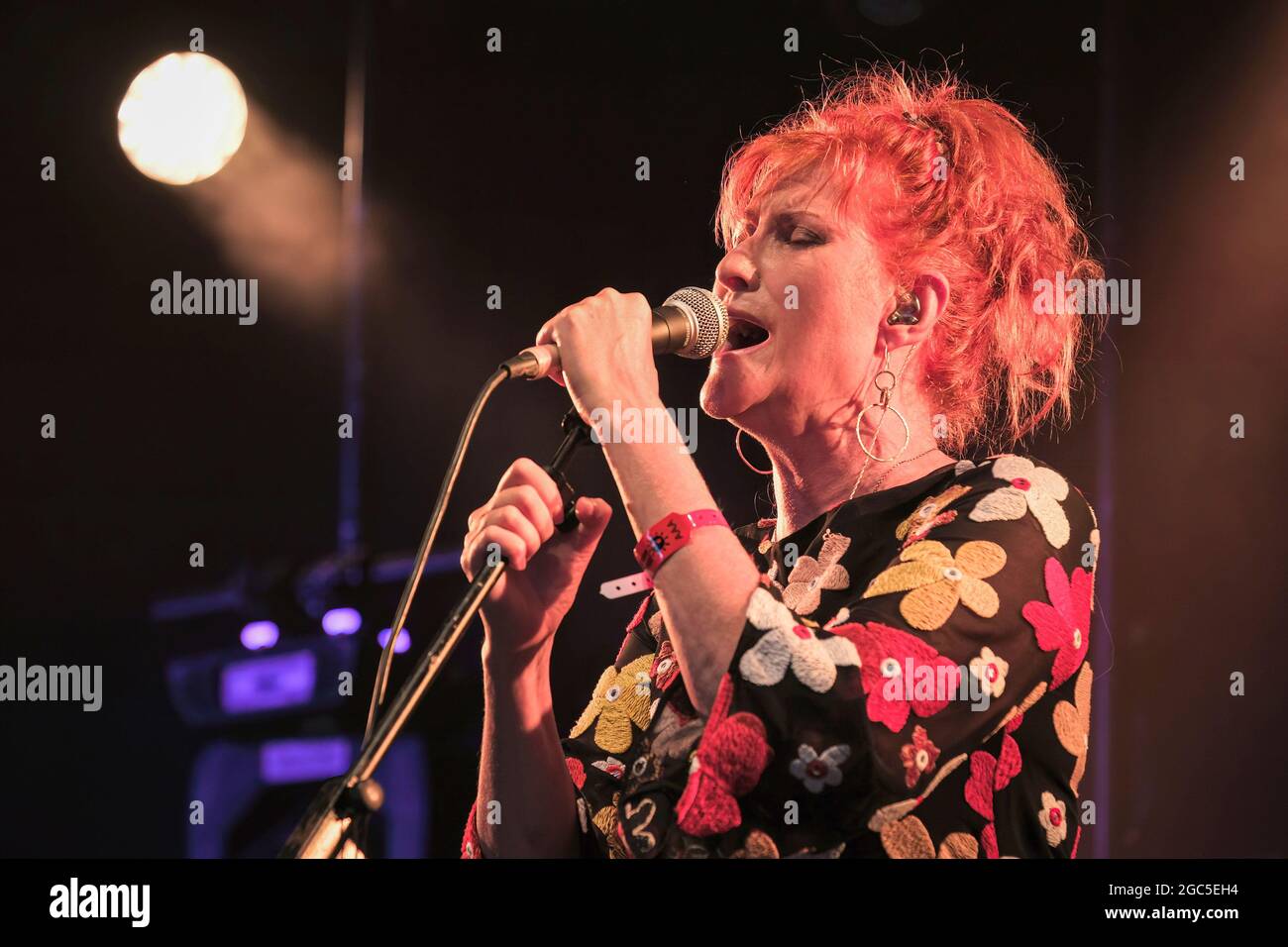 Scottish singer-songwriter and MBE Sadenia "Eddi" Reader, former ...