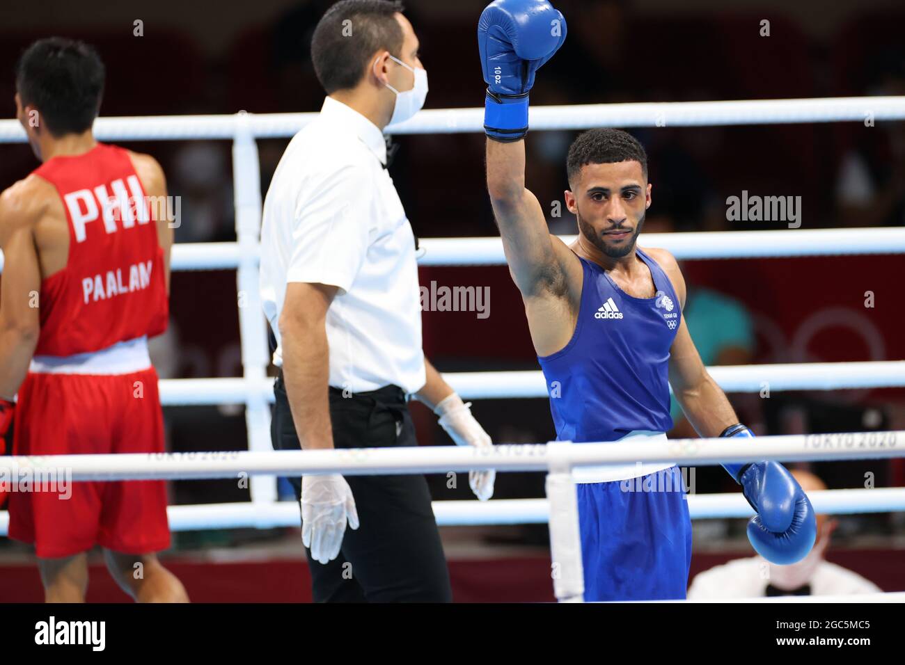 Tokyo, Japan. 7th Aug, 2021. Galal Yafai (GBR) (blue) celebrates ...