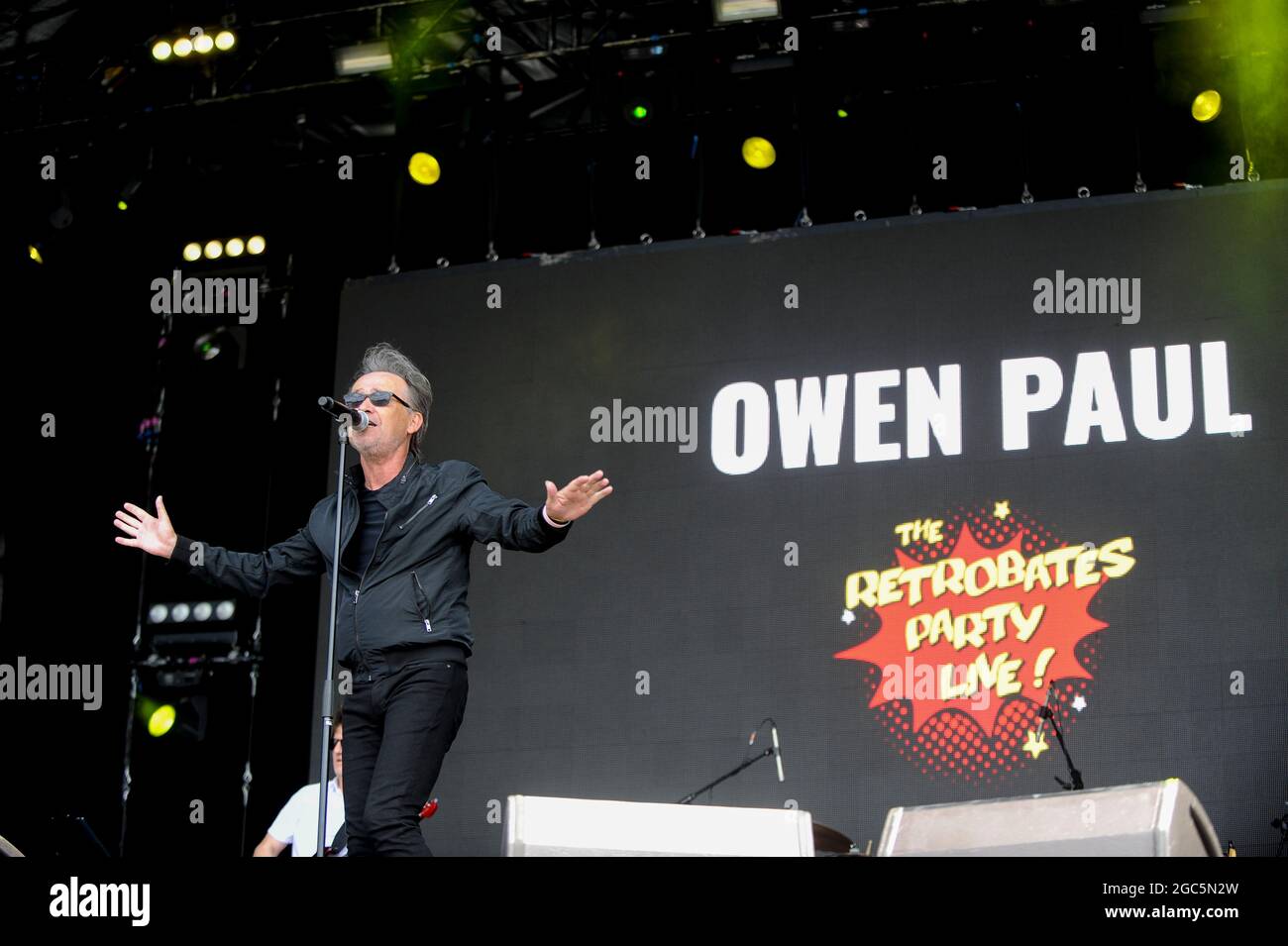 Owen Paul Performing live at Lets Rock Leeds 80s , Leeds Stock Photo ...