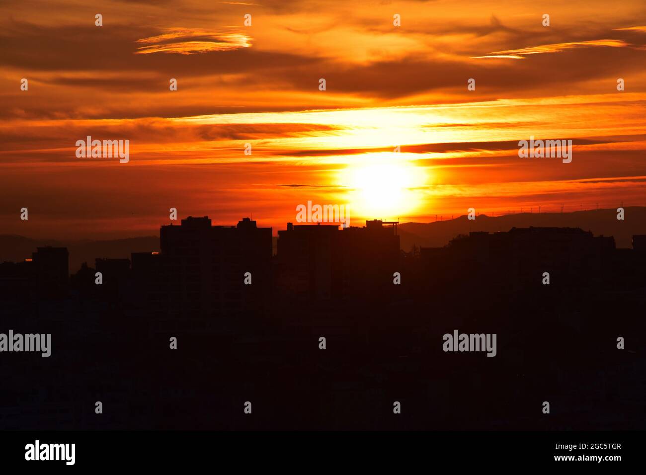 Sunrise porto portugal hi-res stock photography and images - Alamy