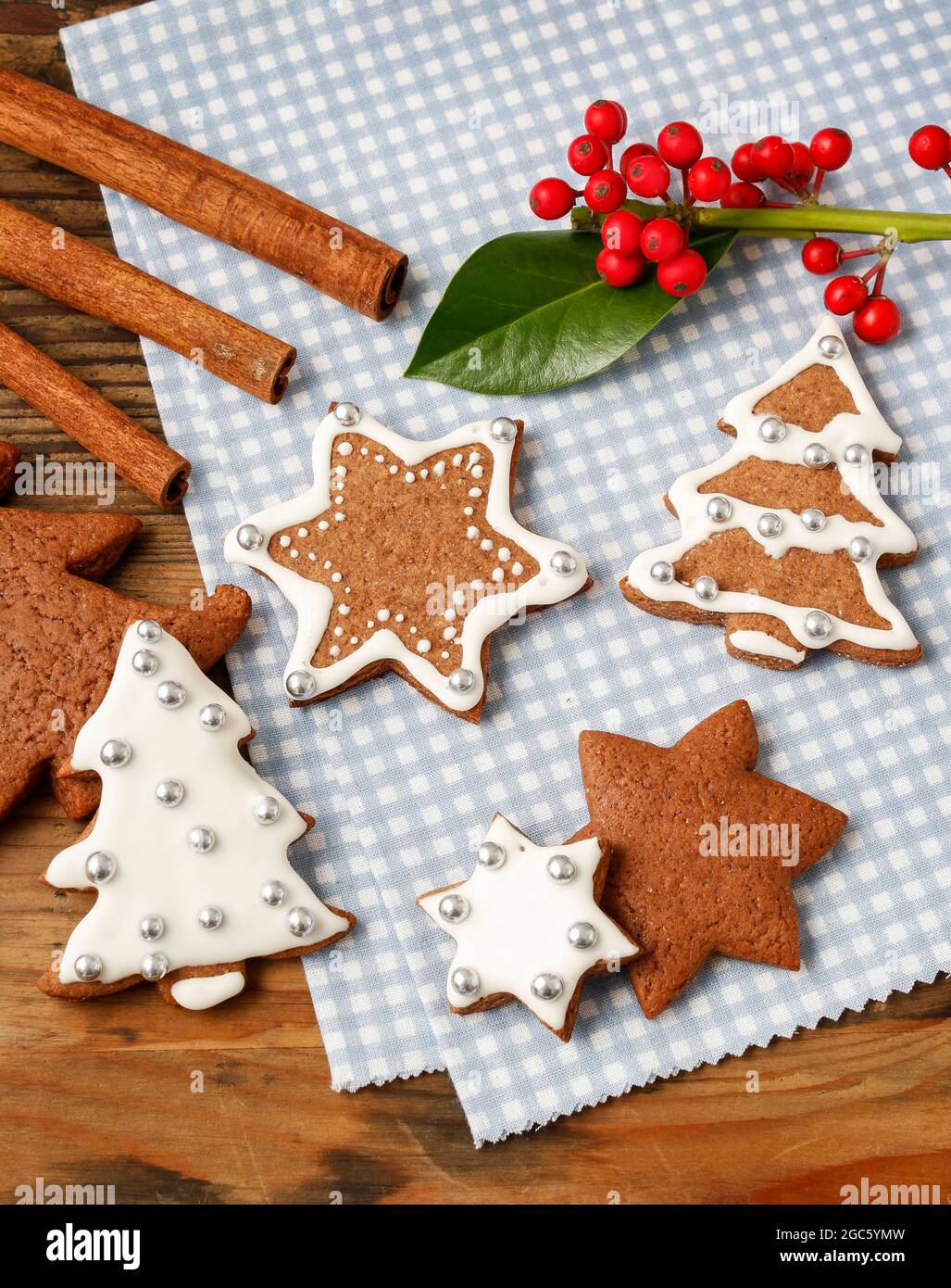 How to make christmas gingerbread cookies, step by step, tutorial Stock ...