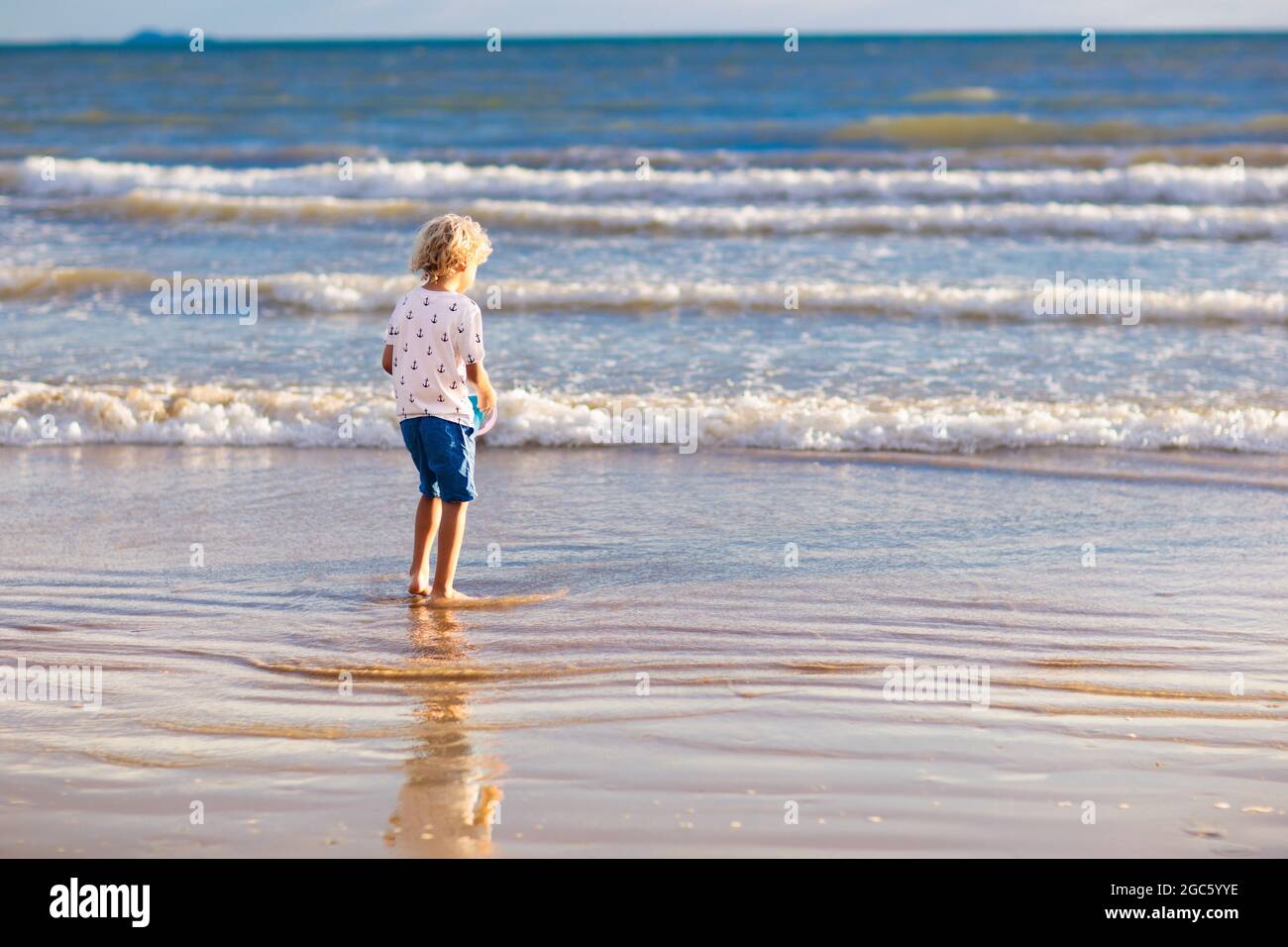 Baby shells kid hi-res stock photography and images - Alamy