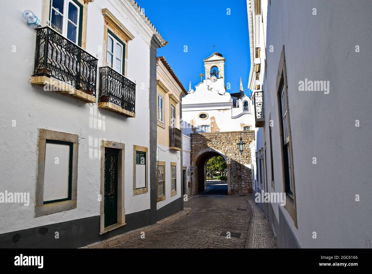 Faro traditional houses hi-res stock photography and images - Alamy