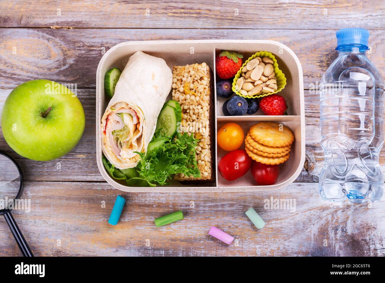 Healthy school lunch box Stock Photo - Alamy