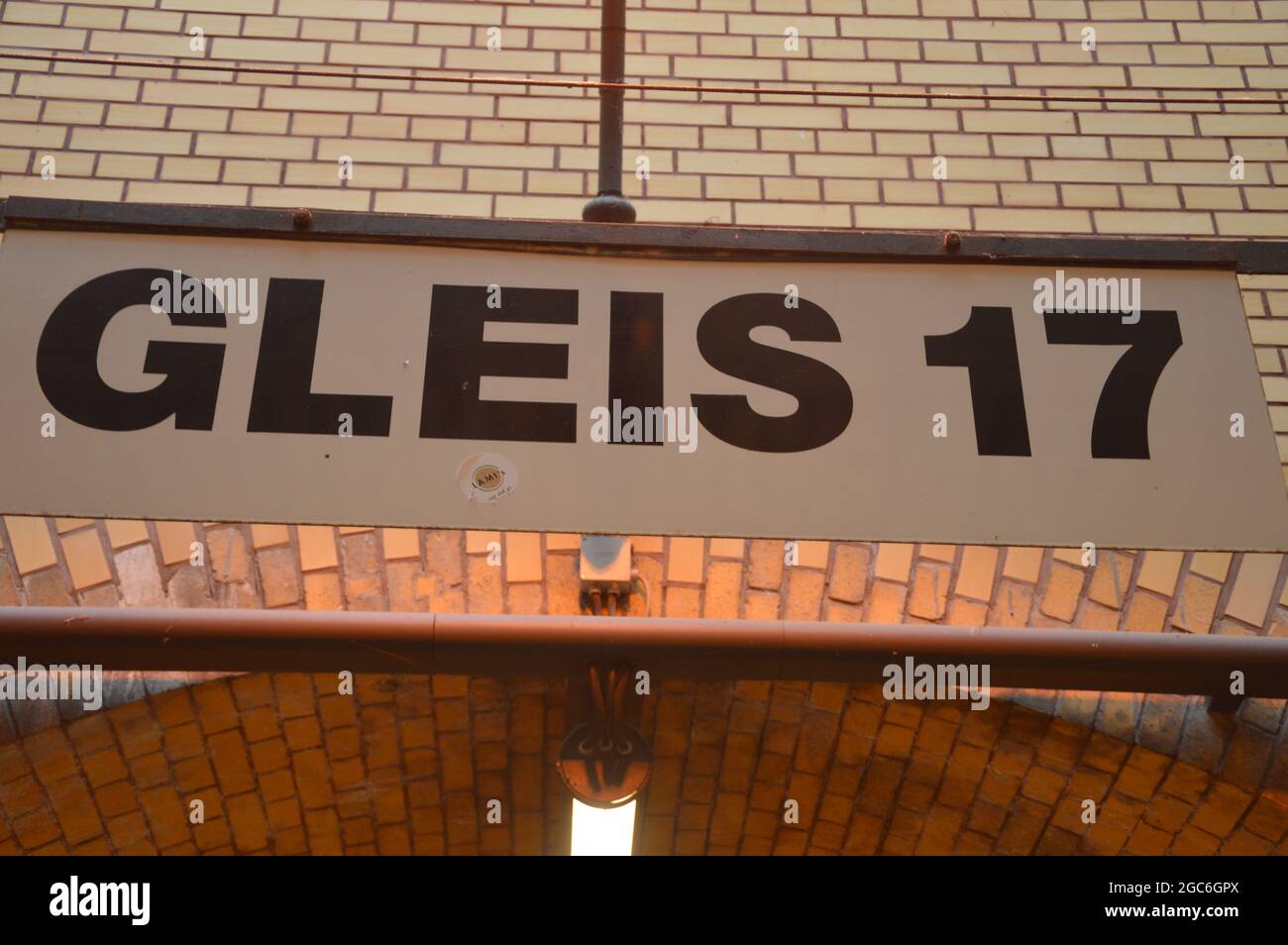 Platform 17 (Gleis17) Holocaust Memorial at Berlin-Grunewald station in ...
