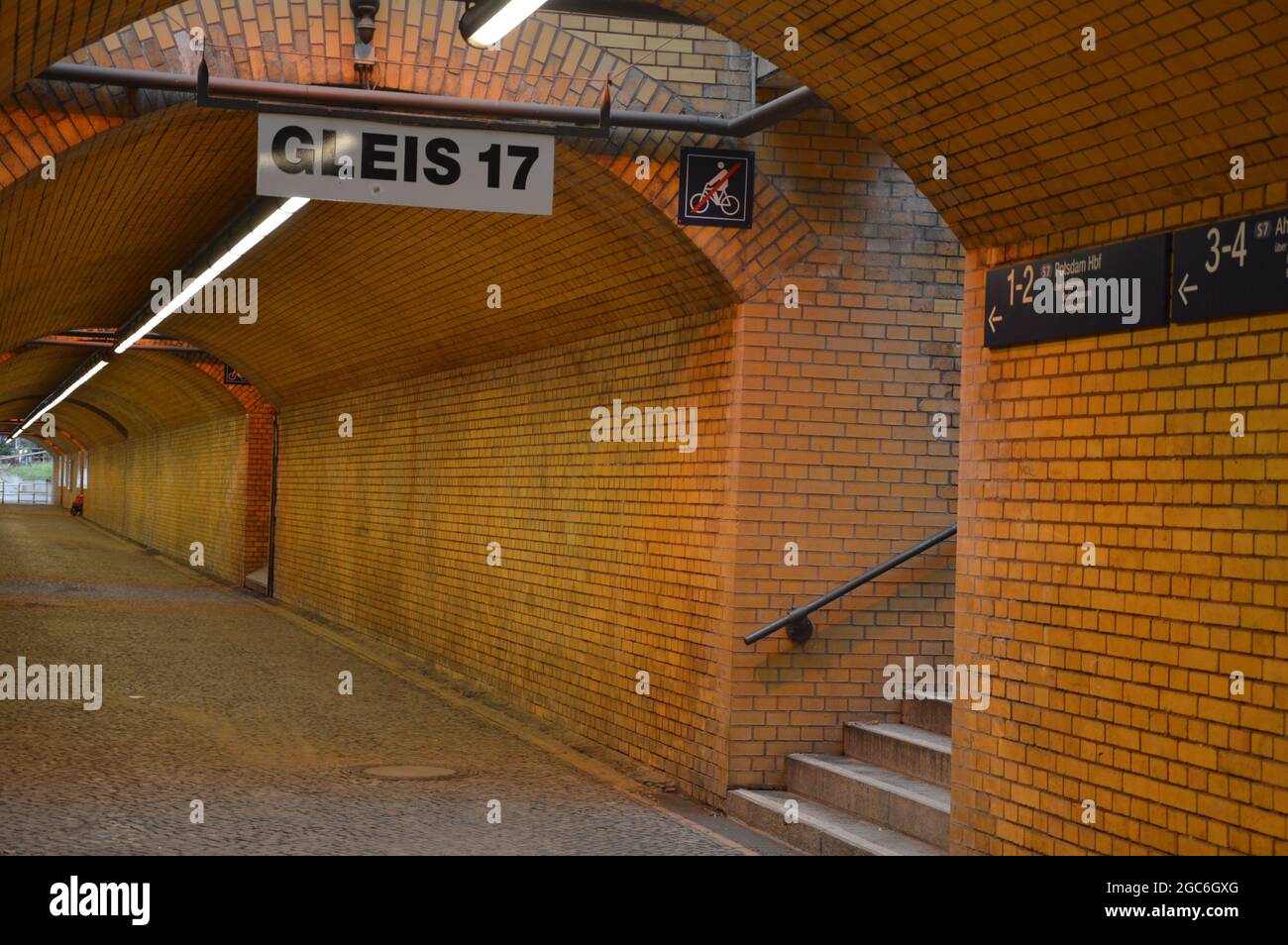 Platform 17 (Gleis17) Holocaust Memorial at Berlin-Grunewald station in ...