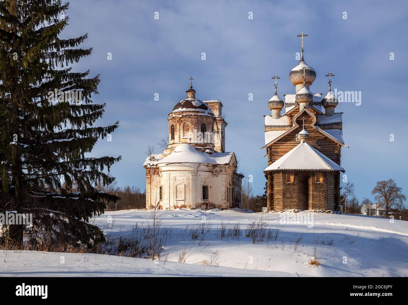 Old churches hi-res stock photography and images - Alamy