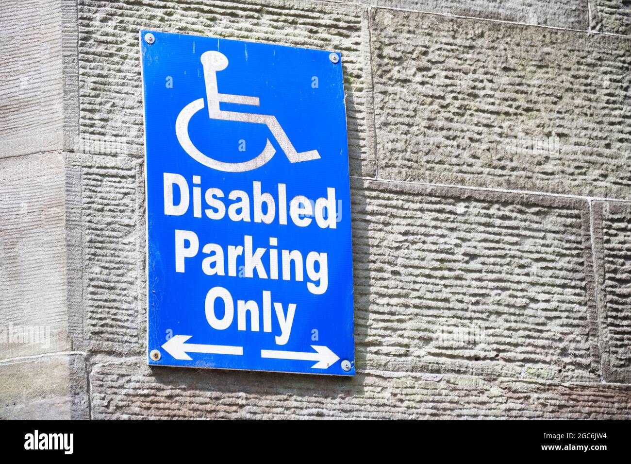 Disabled blue badge hi-res stock photography and images - Alamy