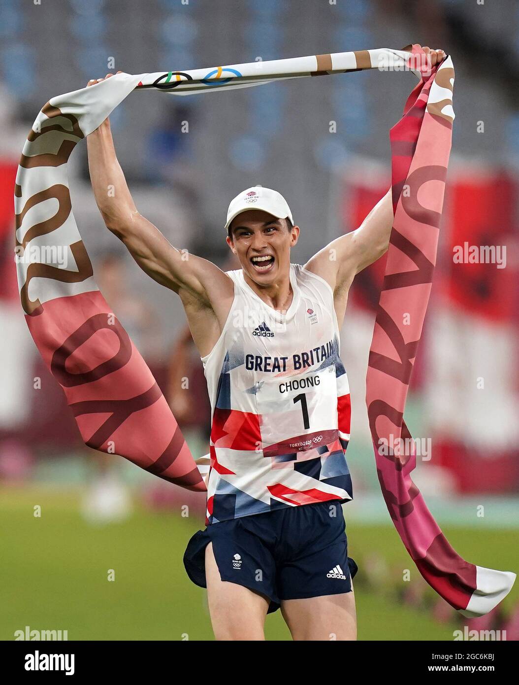 Joseph Choong of Great Britain celebrates a gold medal following ...
