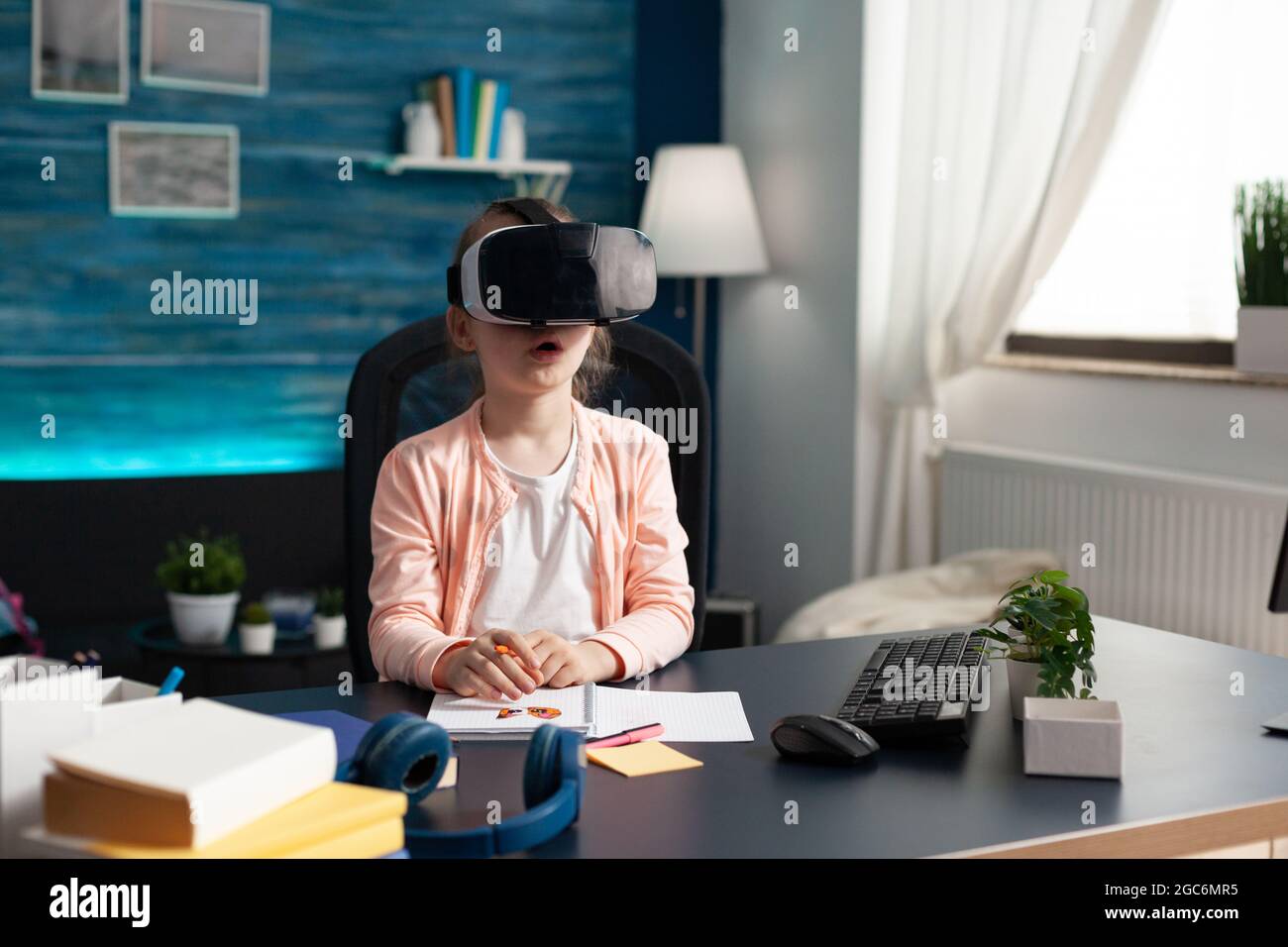 Child studying display hi-res stock photography and images - Alamy