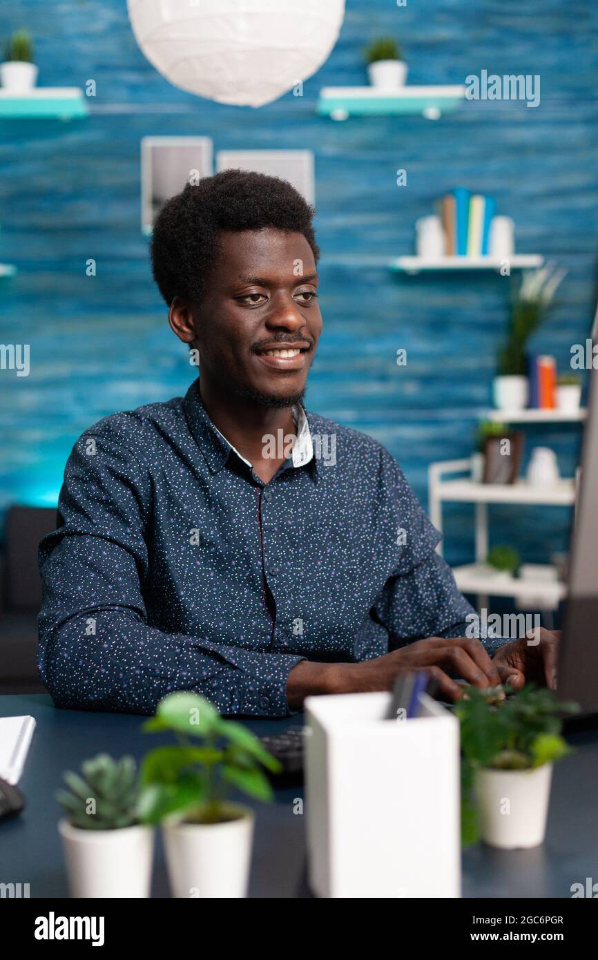 Computer user hi-res stock photography and images - Alamy