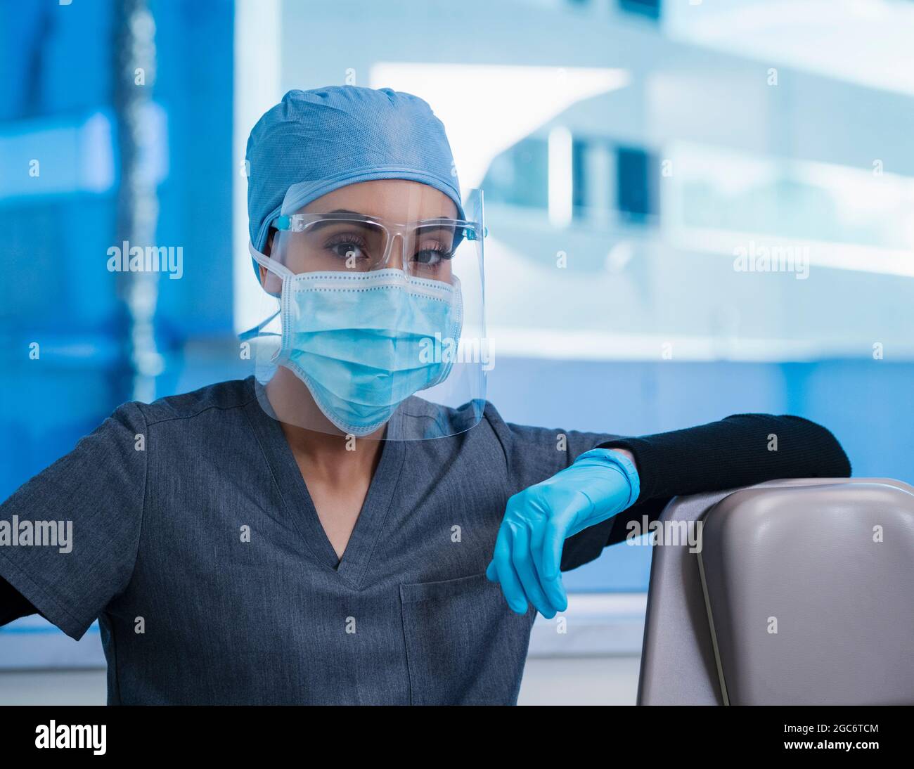 Female doctor in operating theater Stock Photo - Alamy