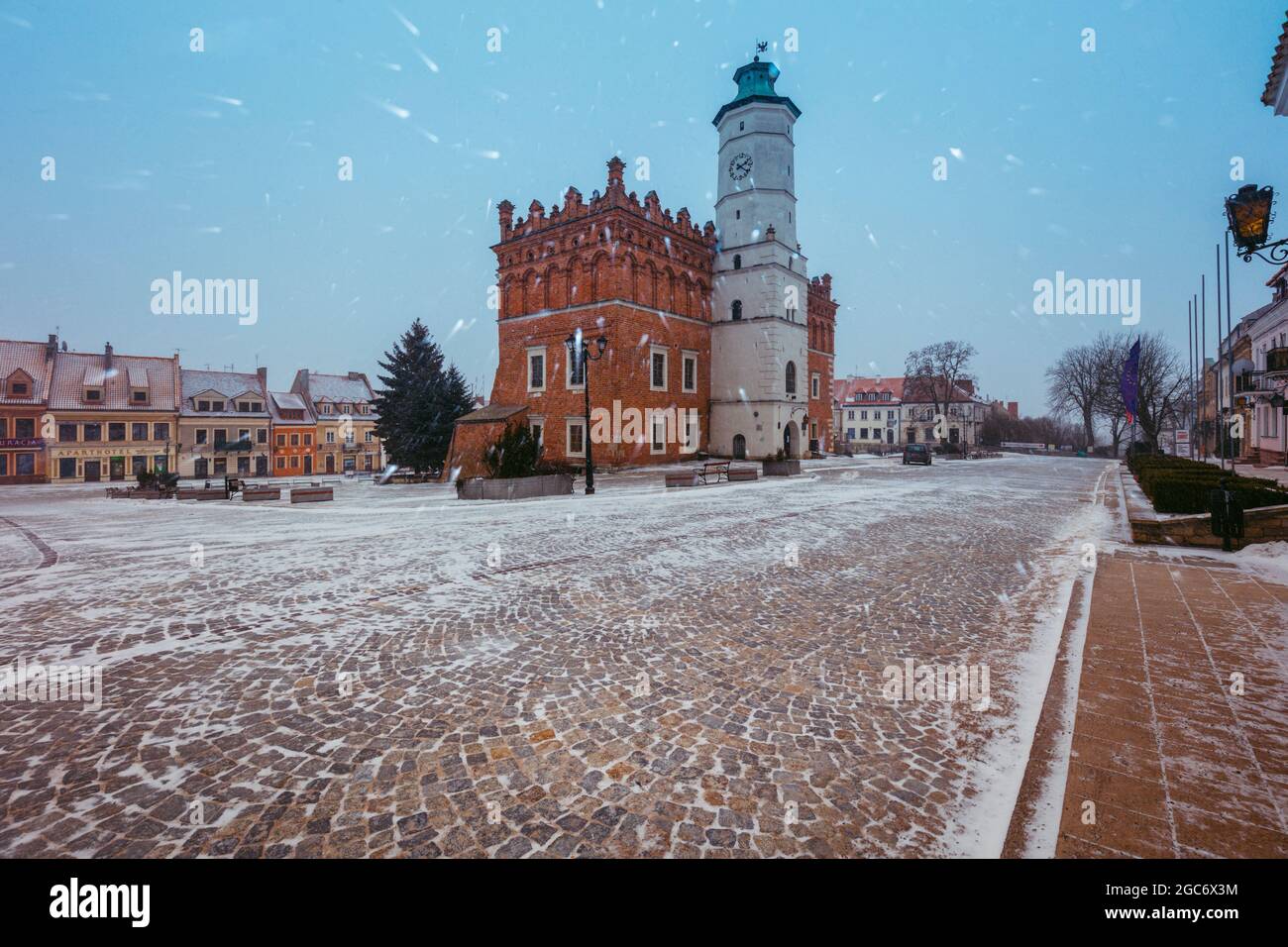 Town hall in town square Stock Photo - Alamy