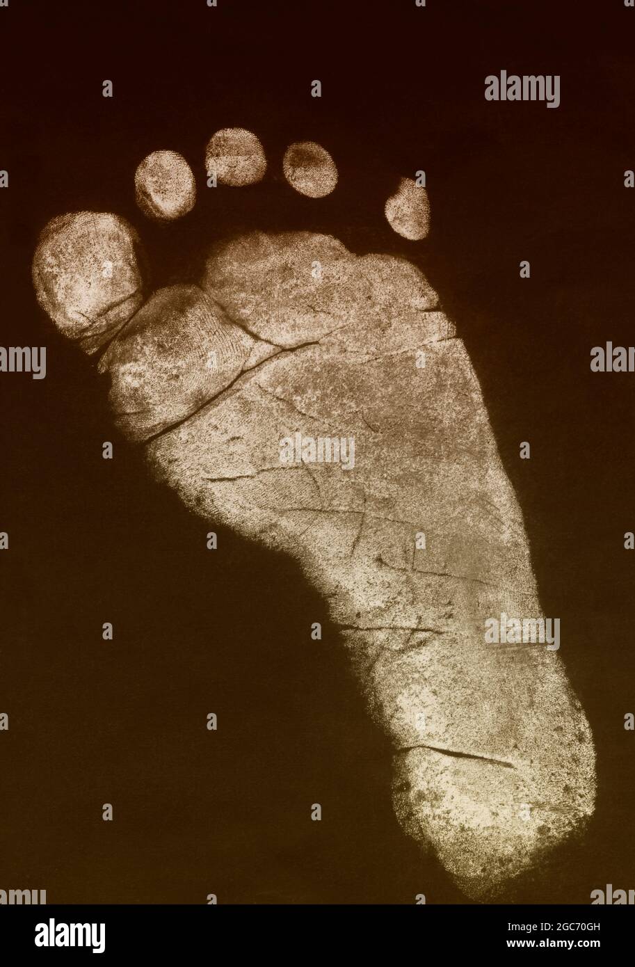 Footprint of new born infant girl Stock Photo - Alamy